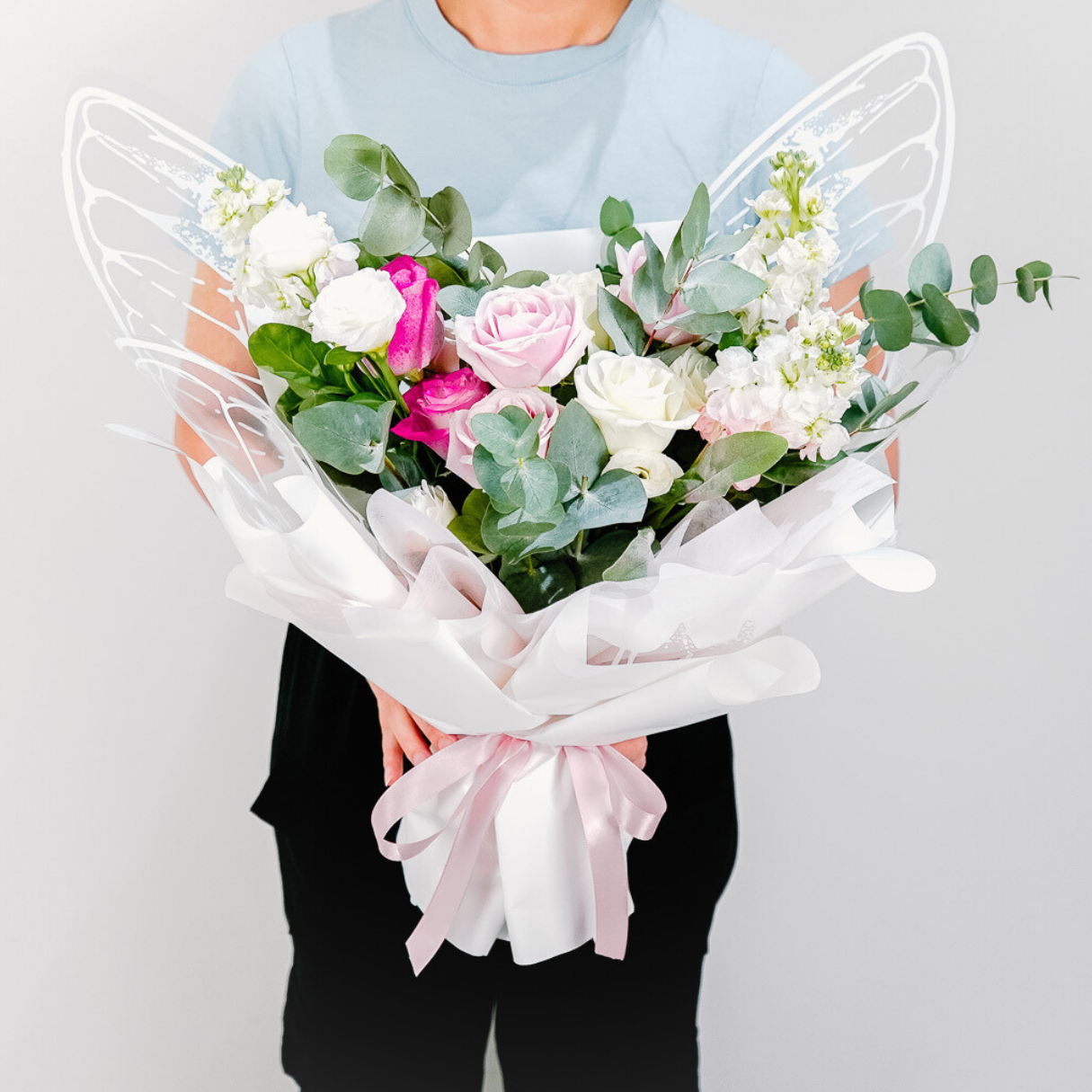 Fluttering Heart – Brielle Flower Studio